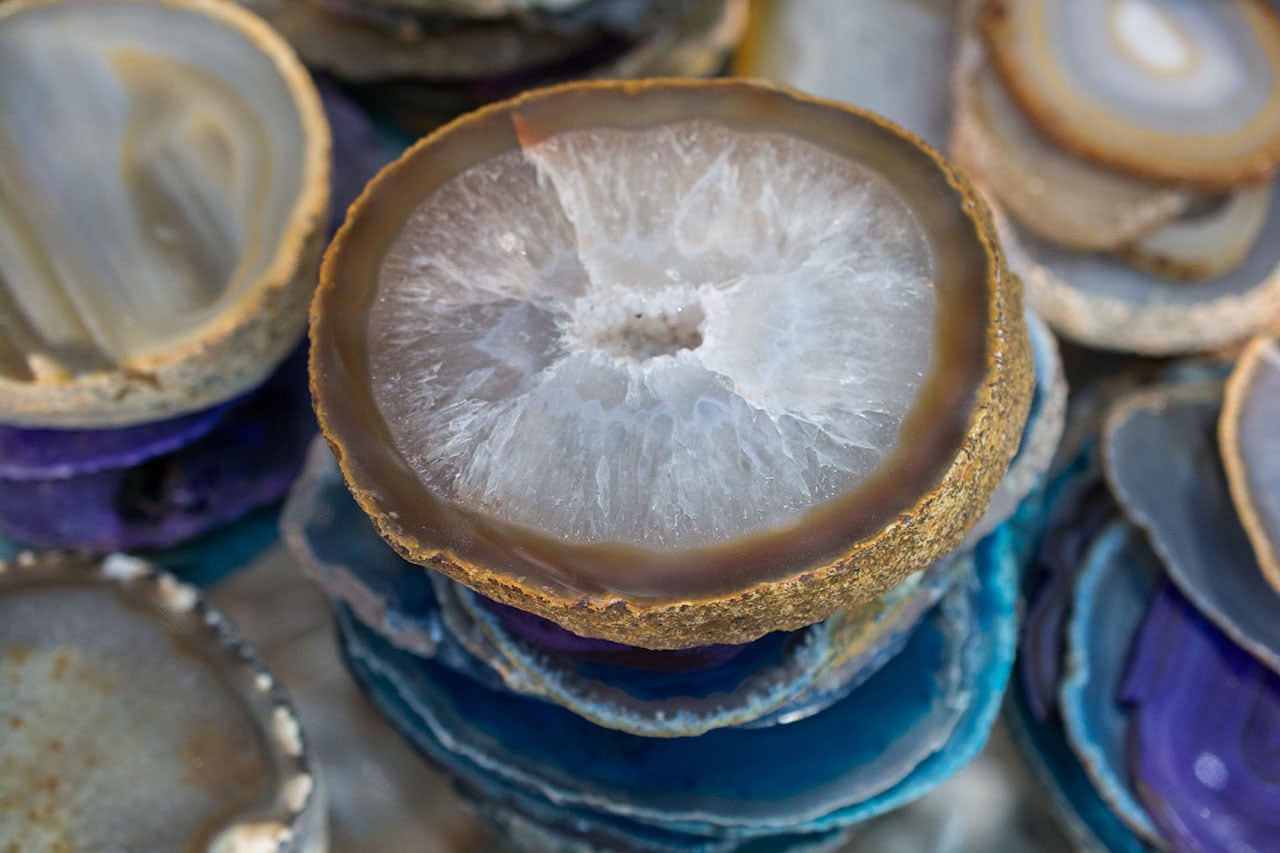 Agate: Complete Guide to Properties & Meanings